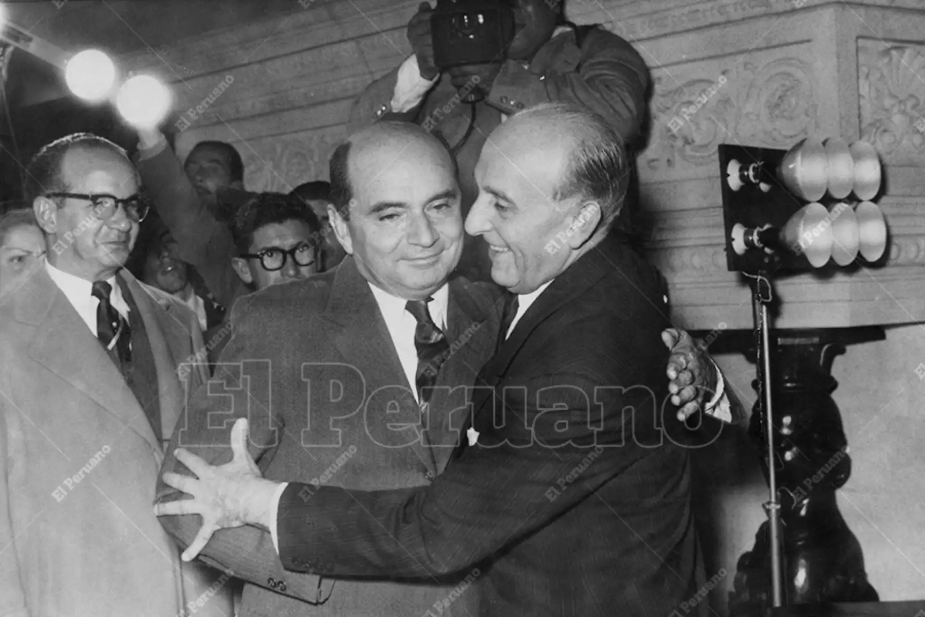 Un día como hoy, en 1980 falleció el gran historiador del Perú Jorge ...