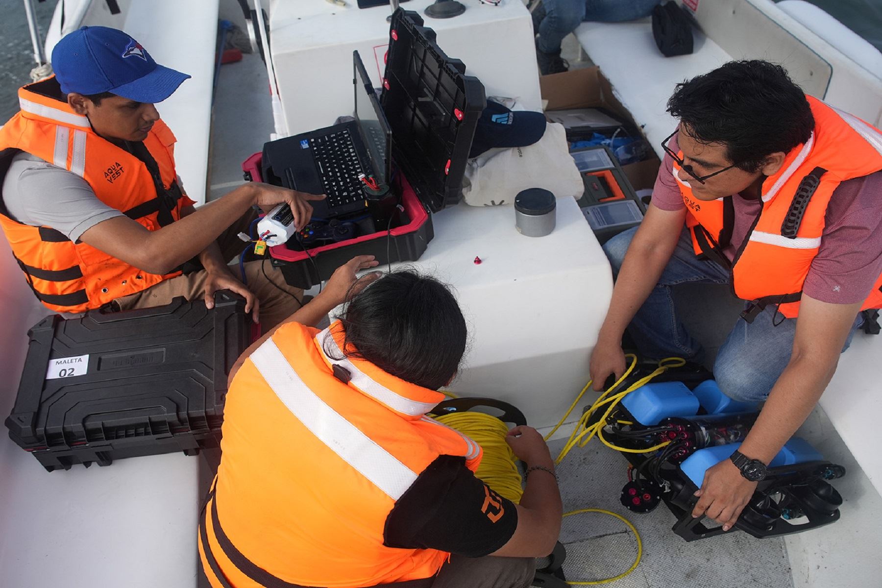 Robot submarino creado por peruanos realizó su primera inspección ...