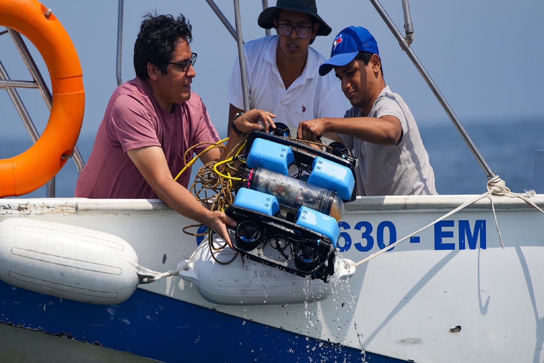 Robot submarino creado por peruanos realizó su primera inspección ...