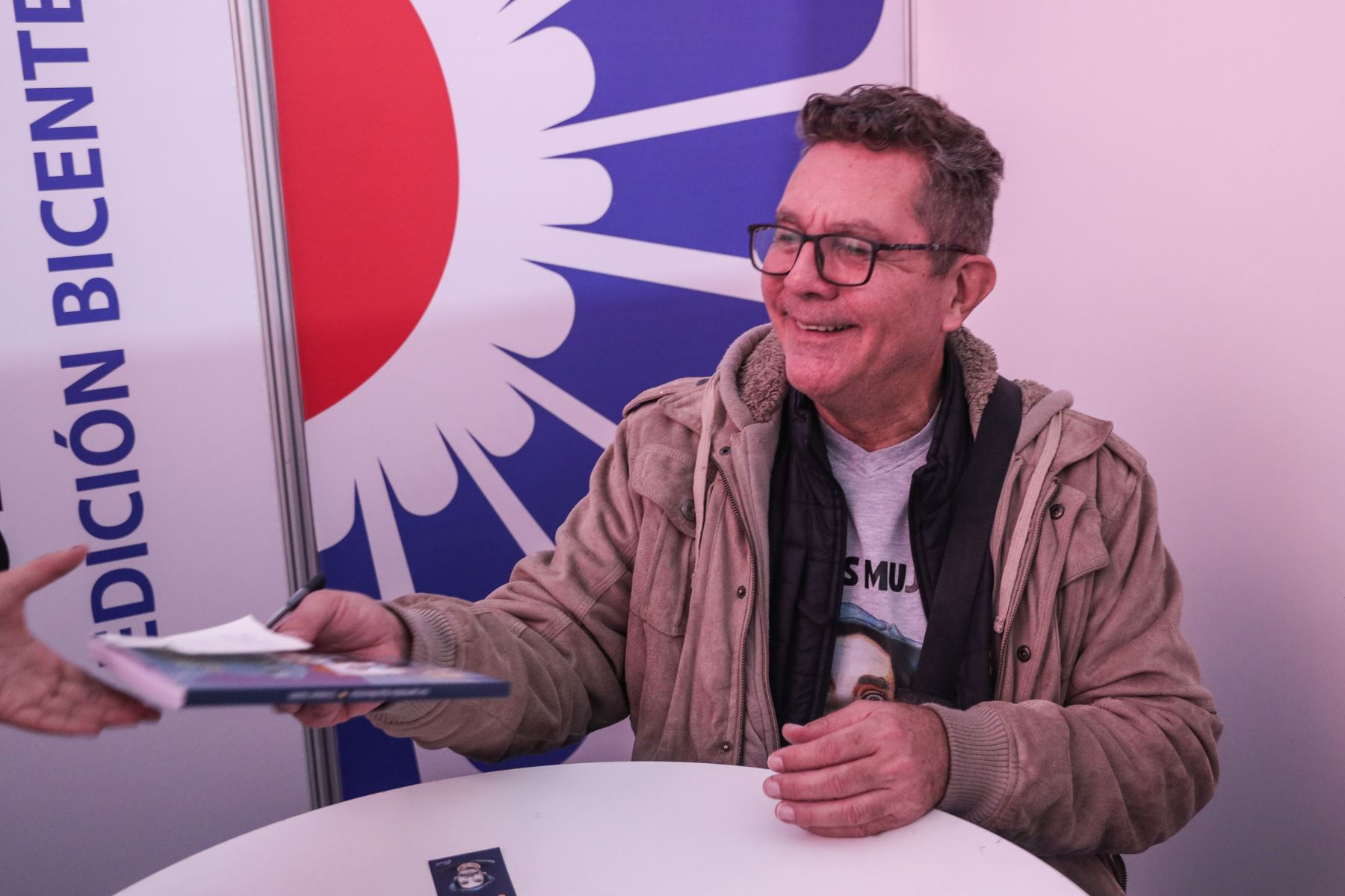 FIL Lima 2024: hijo de “Don Ramón”, presenta su libro “Con permisito ...