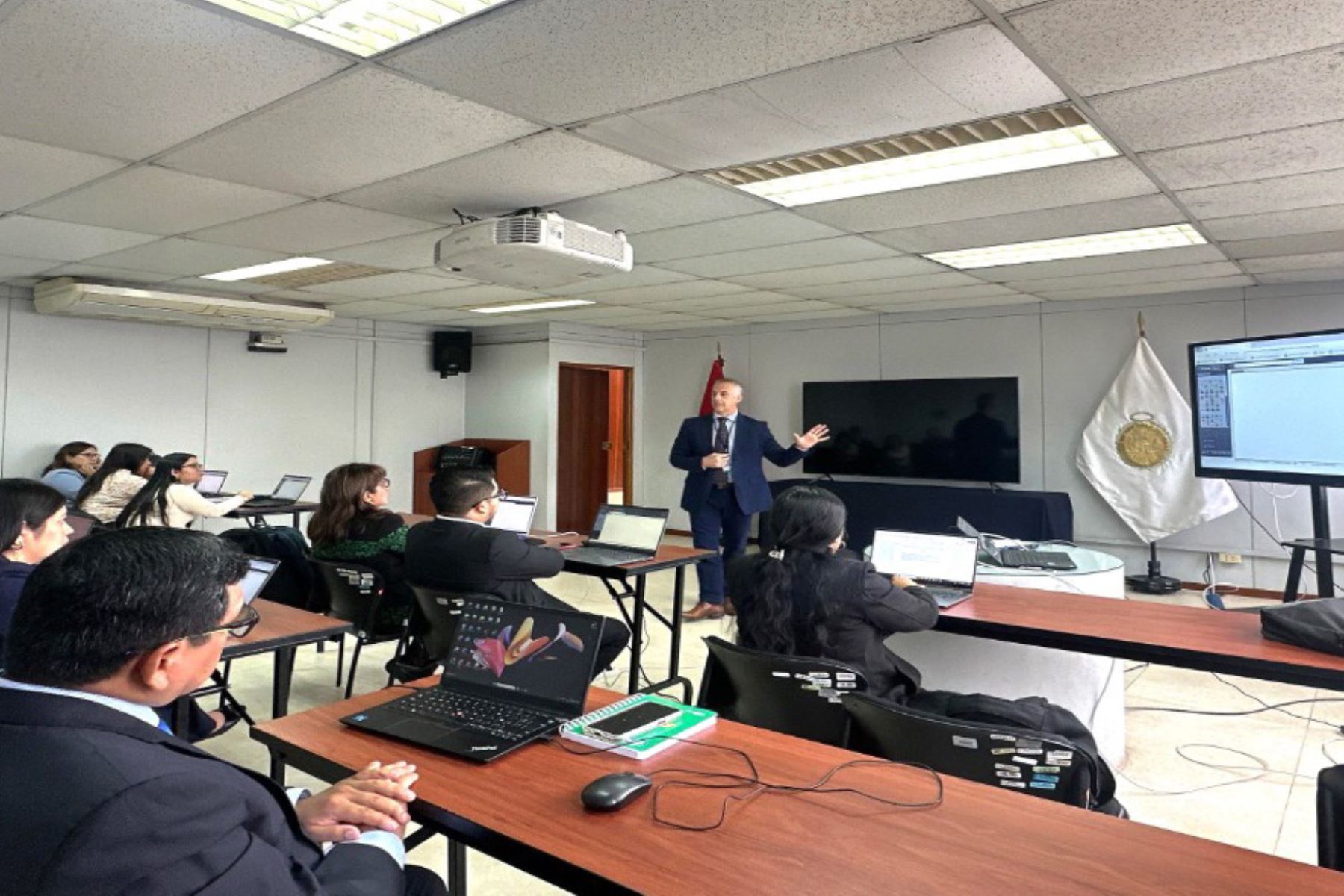 MP capacita fiscales en uso de software de investigación criminal ...