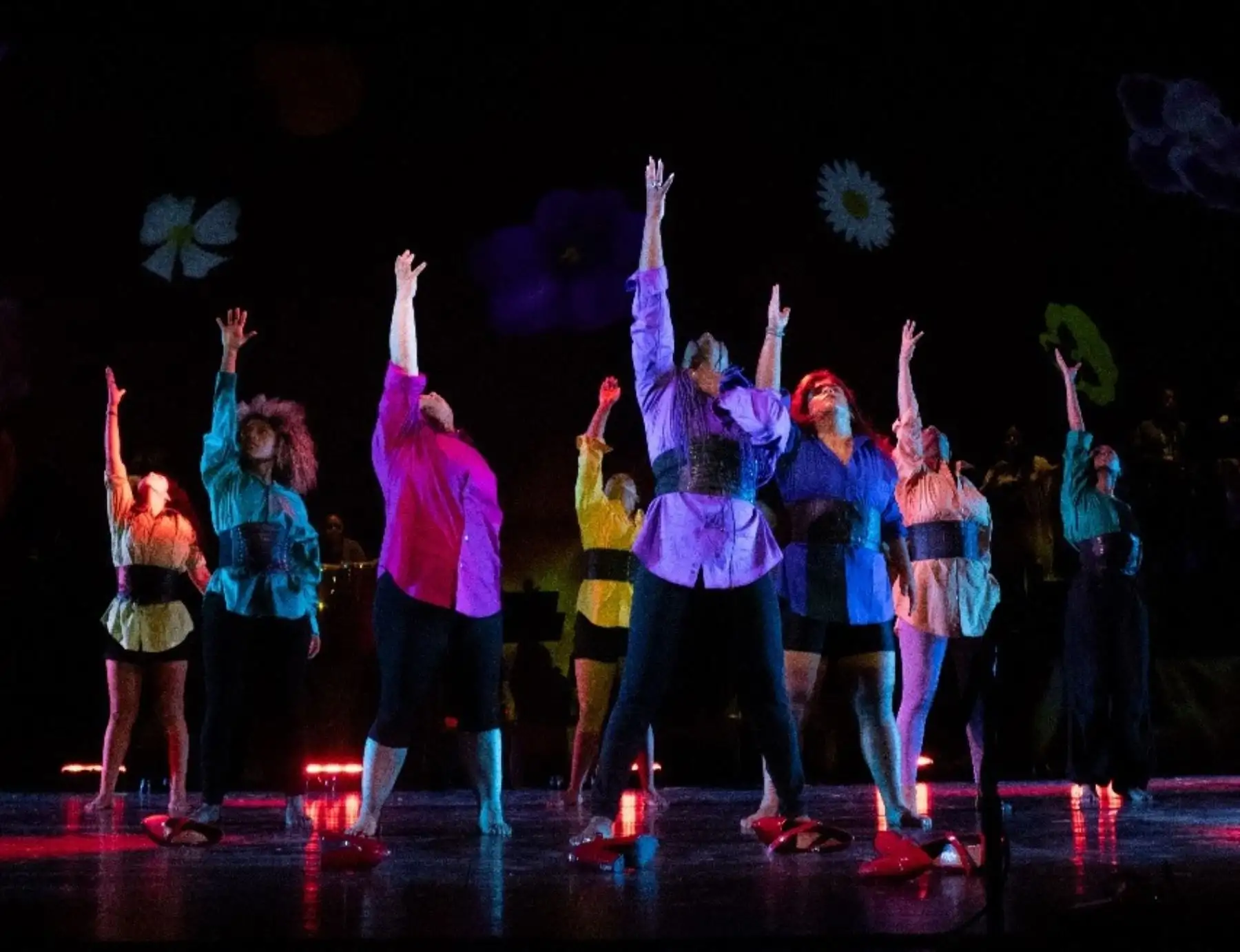 Kimba Fá presenta puesta que resalta la fuerza de la mujer en escena