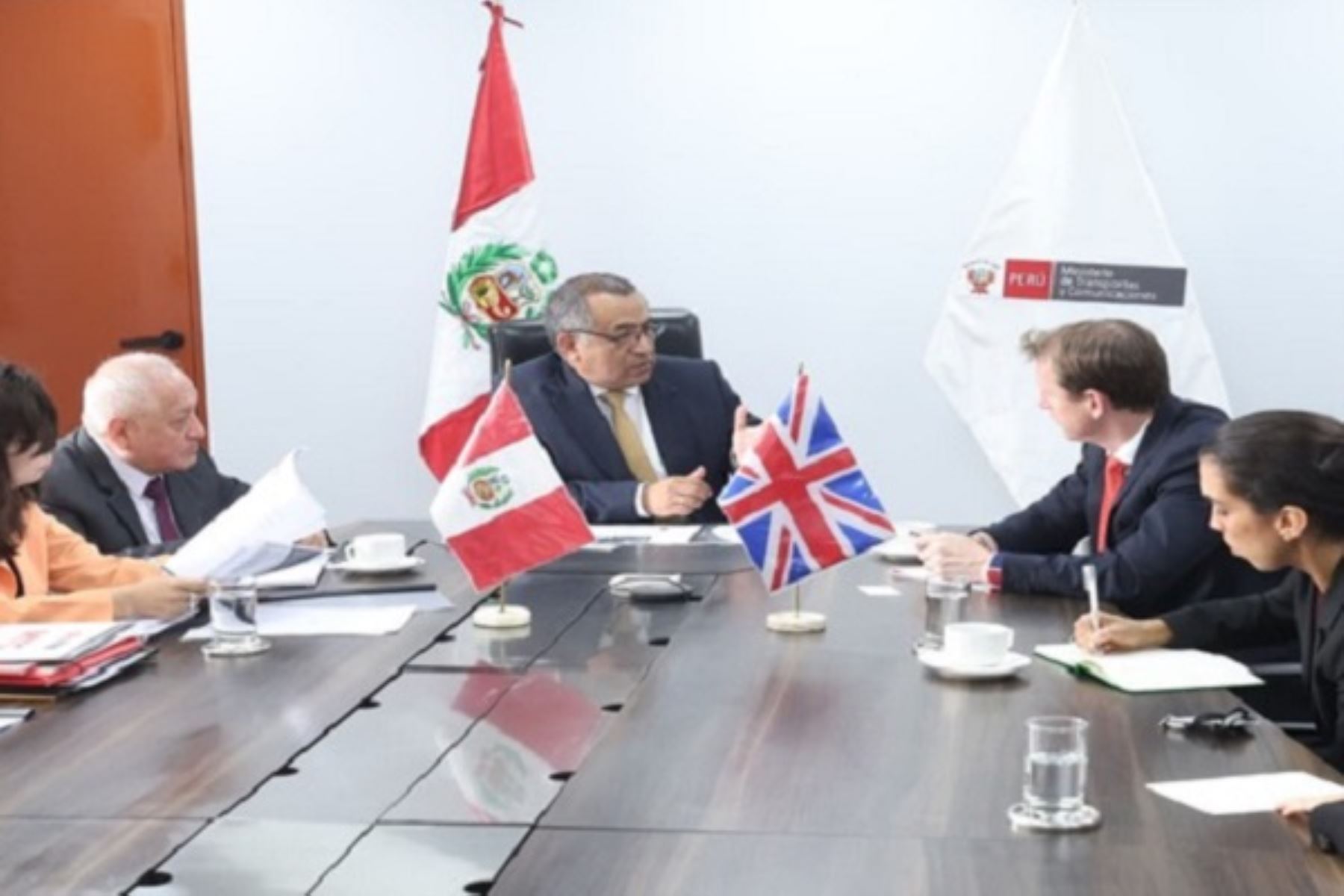 Reino Unido expresa interés en cooperar con proyectos ferroviarios de ...