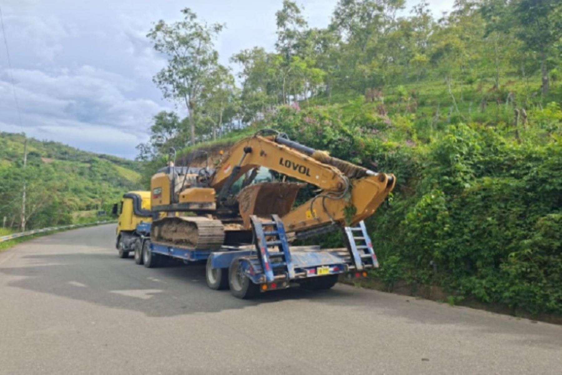 Cajamarca: Fiscalía logra incautación de excavadora y vehículo usados ...