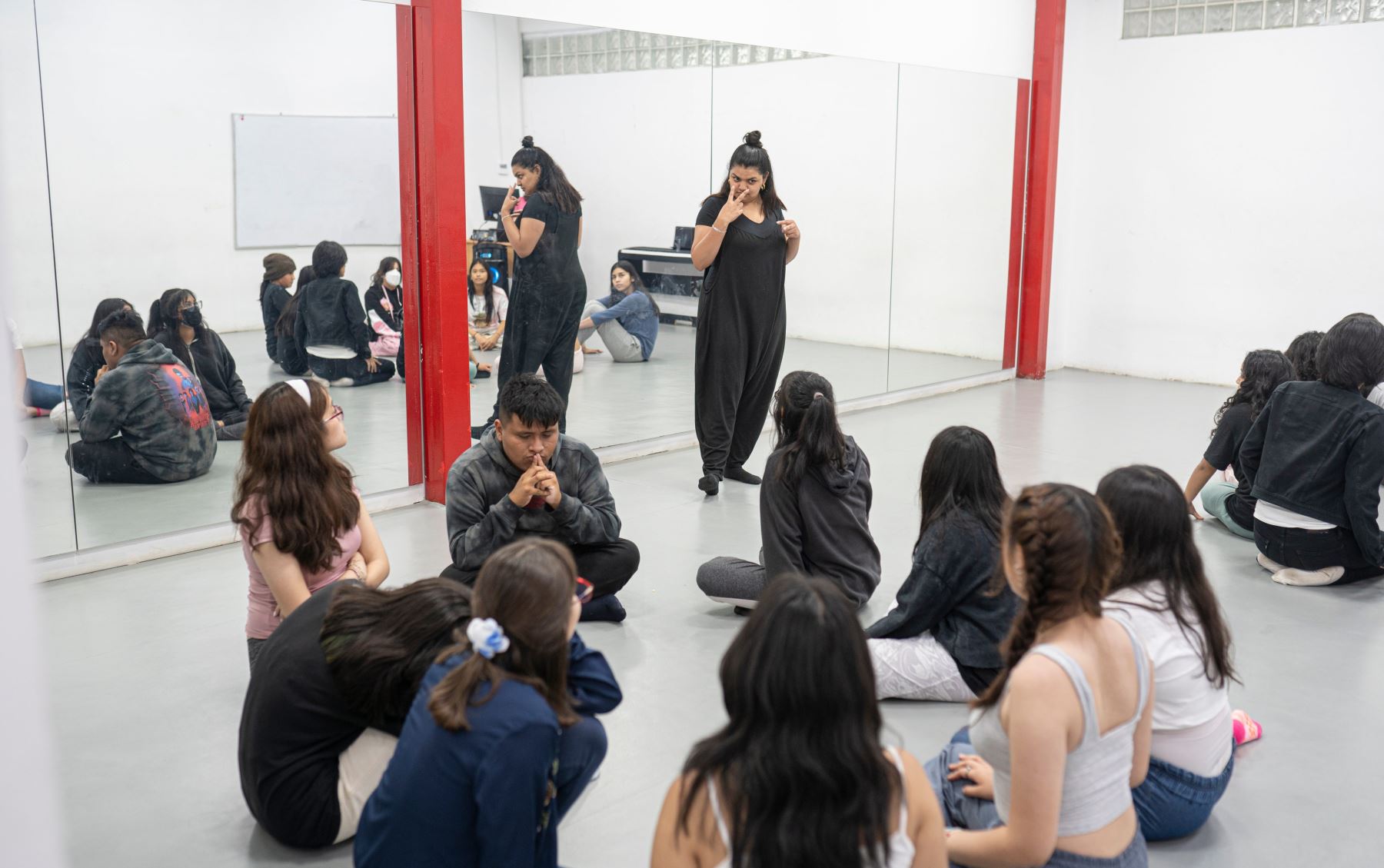 Clases gratuitas para niños y niñas en la Escuela Nacional Superior de ...